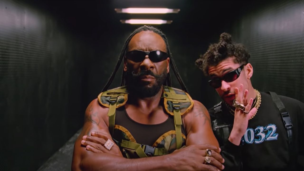 Bad Bunny estrena el vídeo de ‘Booker T’ junto con la leyenda del boxeo que da nombre a la ...