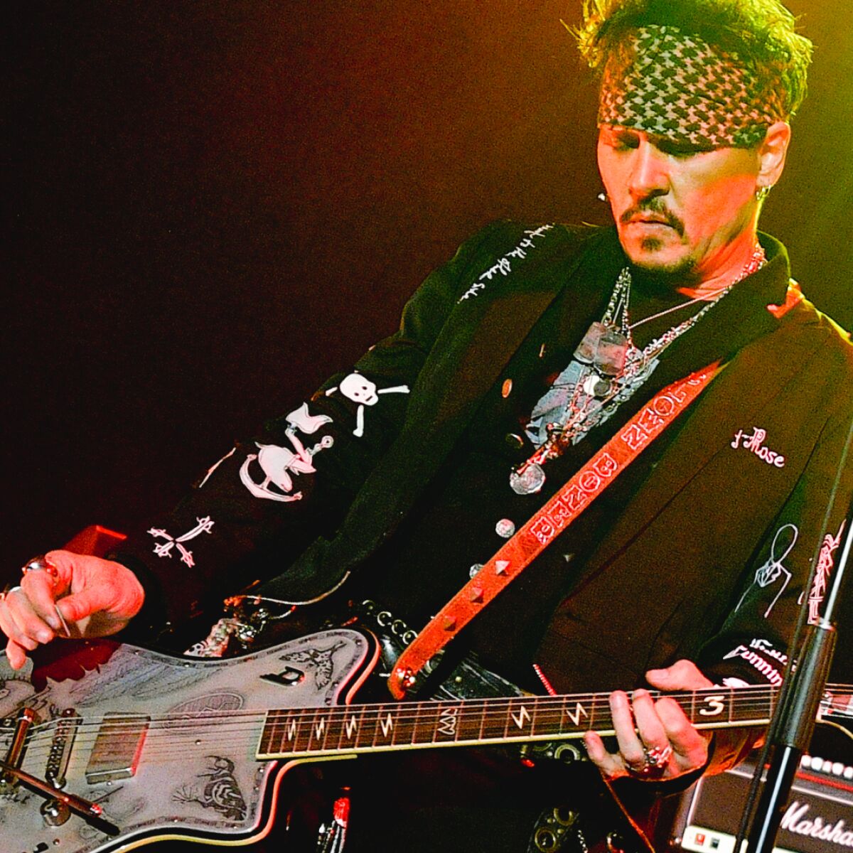 Eduardo Manostijeras Johnny Depp Cuerpo Completo Johnny Depp, Una Vida