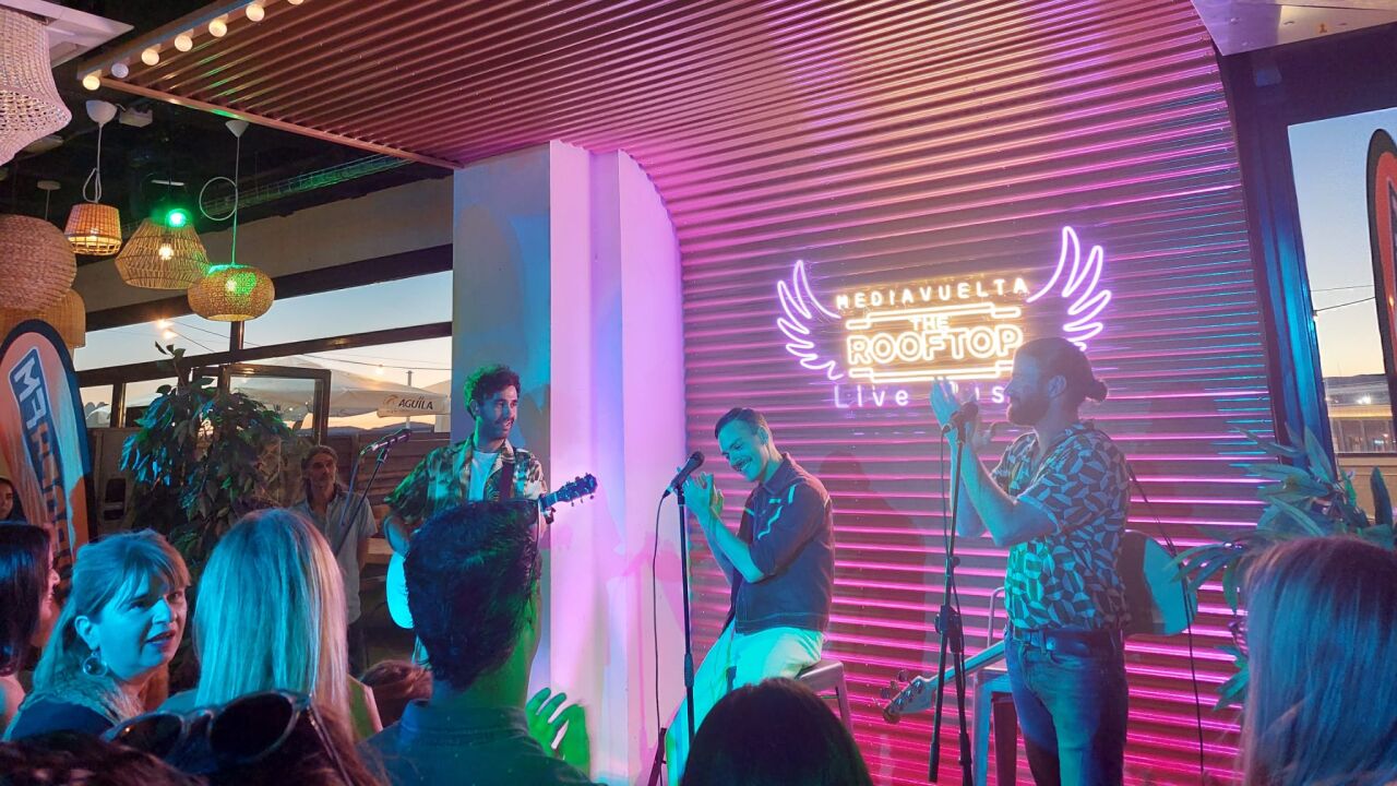 Los mejores momentos del showcase acústico de Miss Caffeina en Madrid ...