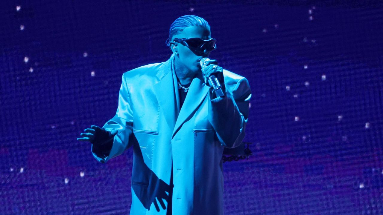 Rauw Alejandro confirma que su gira 'Saturno World Tour' pasará por ...