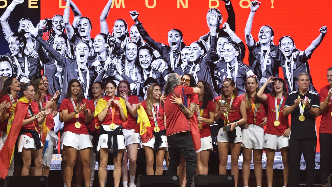 Jenni Hermoso cumple el sueño de conocer a Camela durante la ...