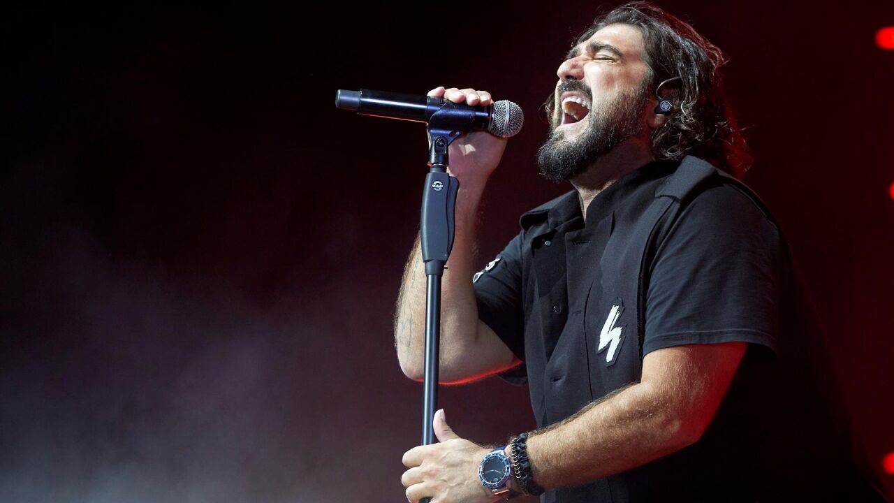 Antonio Orozco homenajea a las campeonas del mundo de la Selección ...