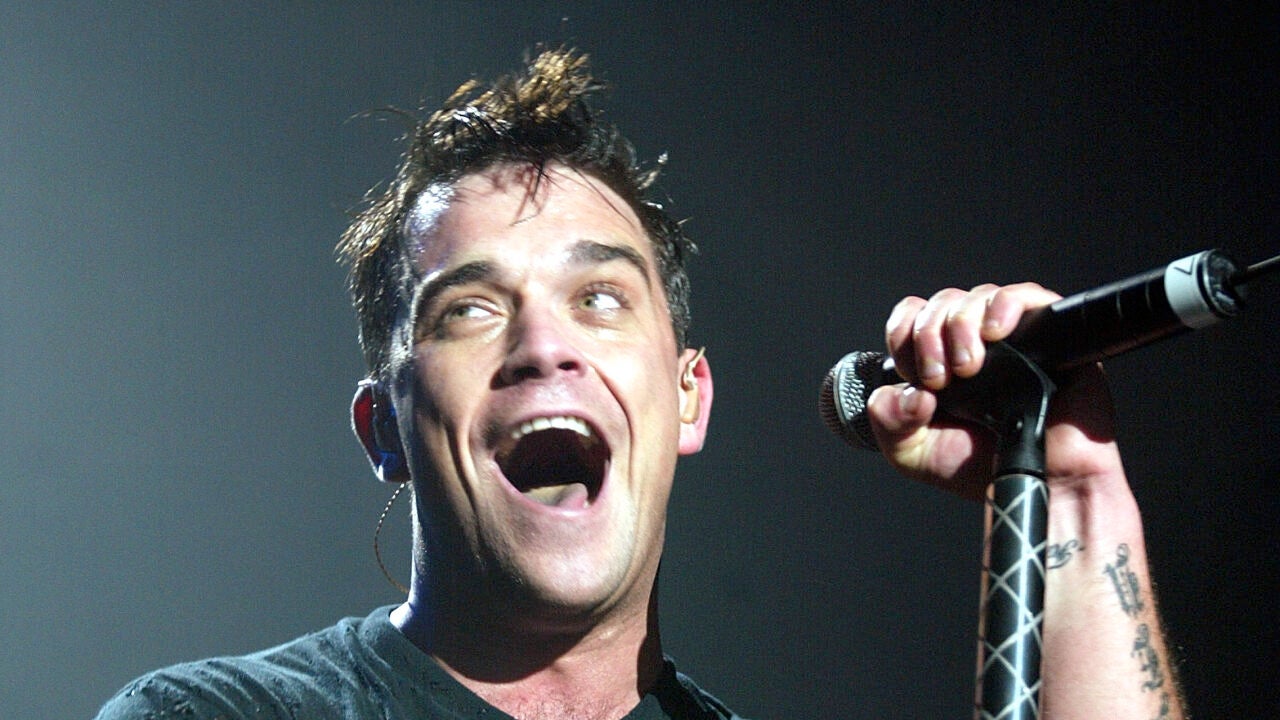La historia detrás de 'Rock DJ' de Robbie Williams, el videoclip que ...