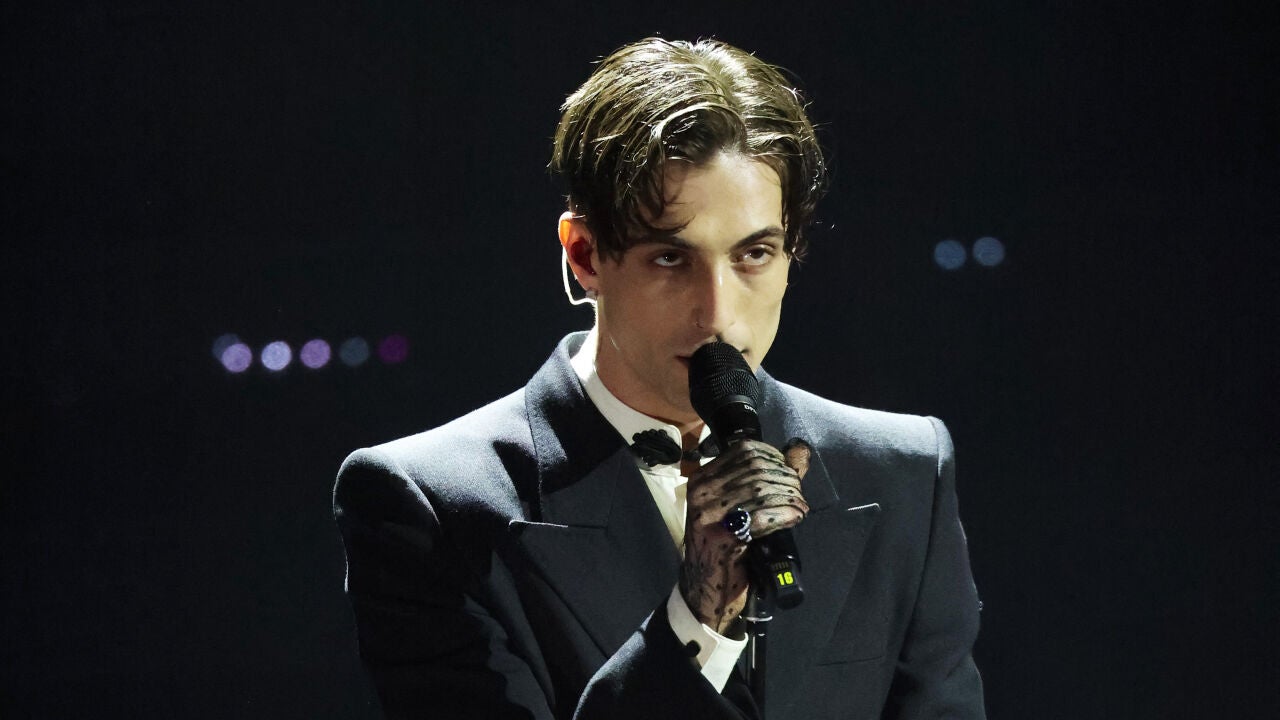 Damiano David enamora en Sanremo 2025 con su actuación de 'Felicità' en ...