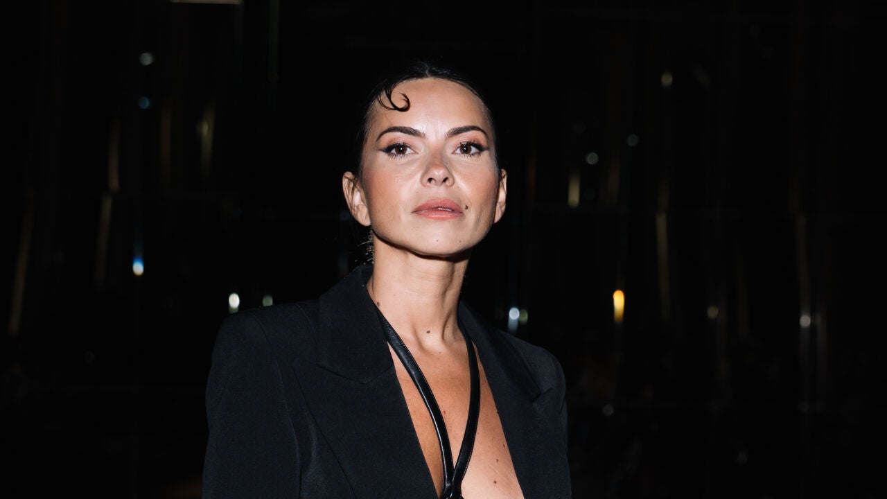 La artista Inna sorprende con un concierto improvisado y gratuito en ...