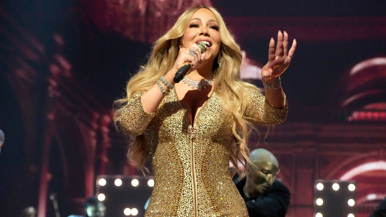 Mariah Carey recibe el premio Video Vanguard de los MTV VMAs y protagoniza una actuación estelar ...