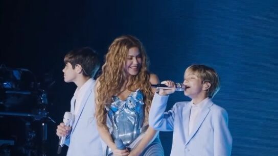 Shakira canta 'Acróstico' junto a sus hijos Milan y Sasha por primera ...