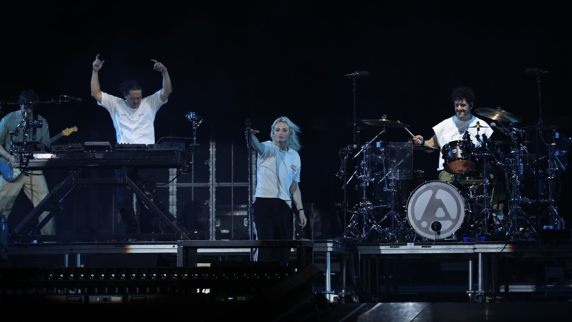 Linkin Park da un giro a 'Heavy in the Crown' con Emily Amstrong ...