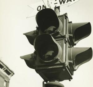 El primer semáforo eléctrico del mundo se instaló hace 101 años | PONLE ...