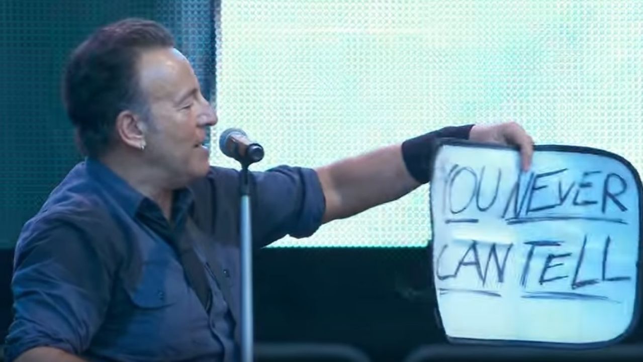 La magia de los directos improvisados: Bruce Springsteen convence a su ...