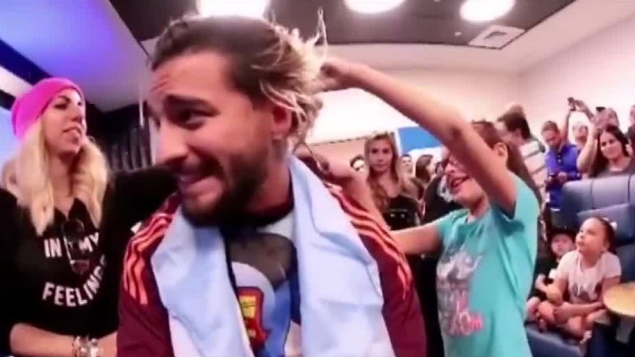 Maluma se rapa la melena rubia por una buena causa | Europa FM