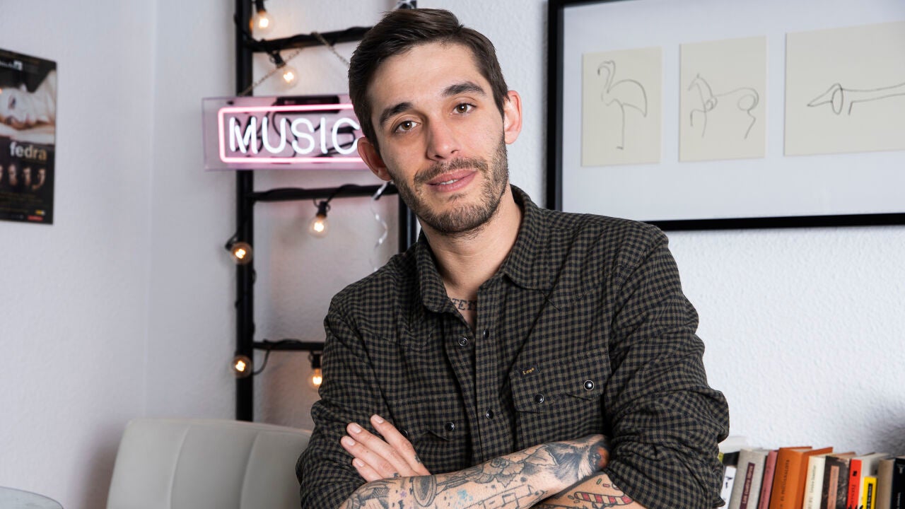 Víctor Elías se tiñe de rubio platino y asegura que la Reina Letizia no ...