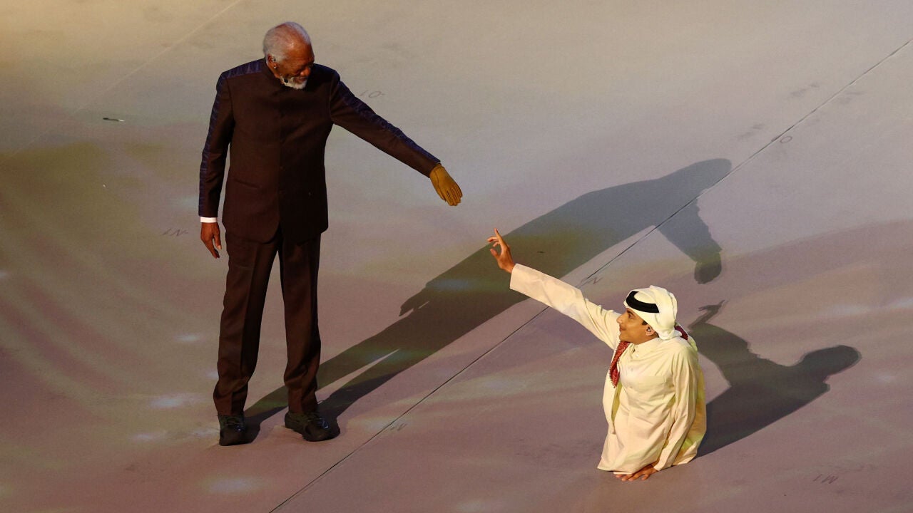 ¿Por qué Morgan Freeman lleva la mano tapada? | Europa FM