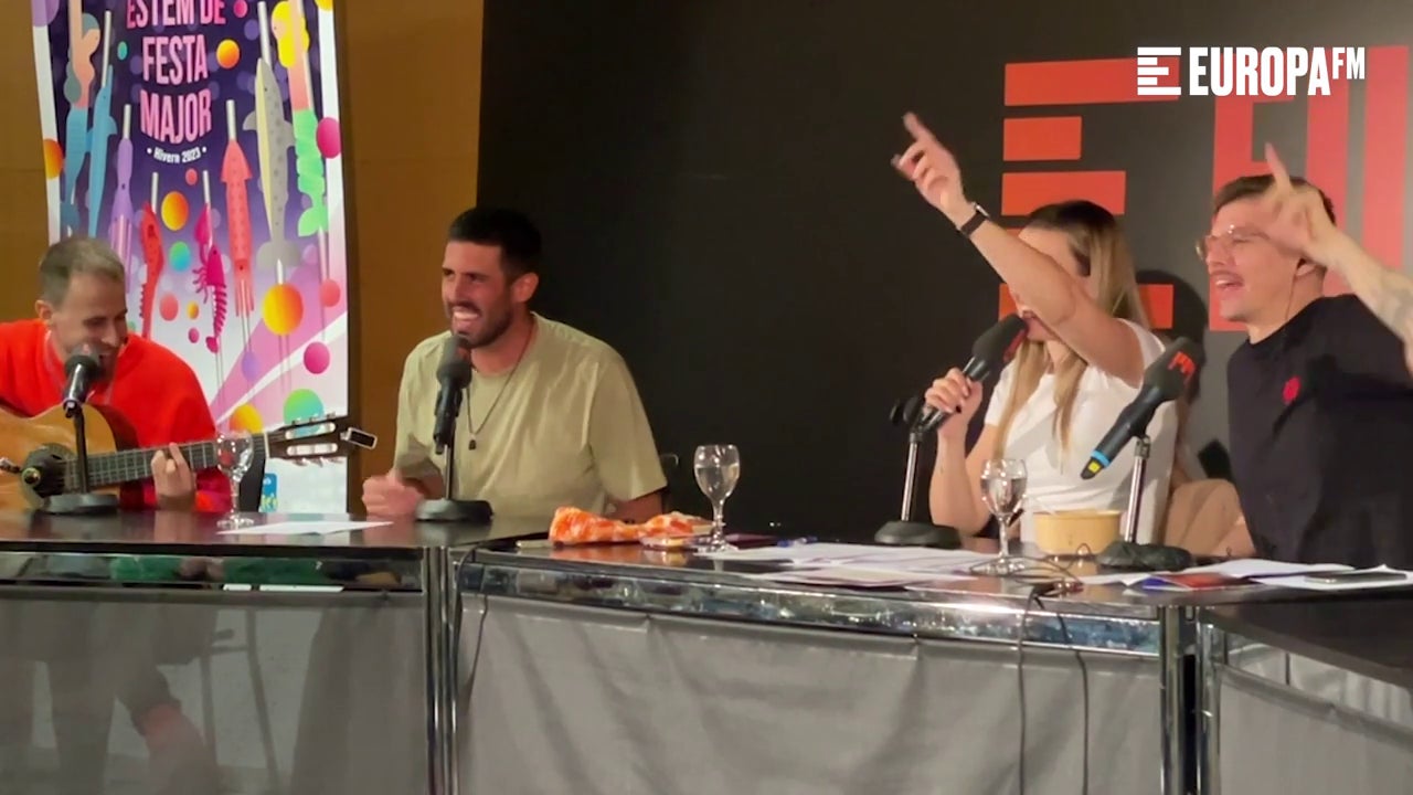 Eva Soriano Le Canta A Su Madre Asunción Al Ritmo De Mari Carmen Con