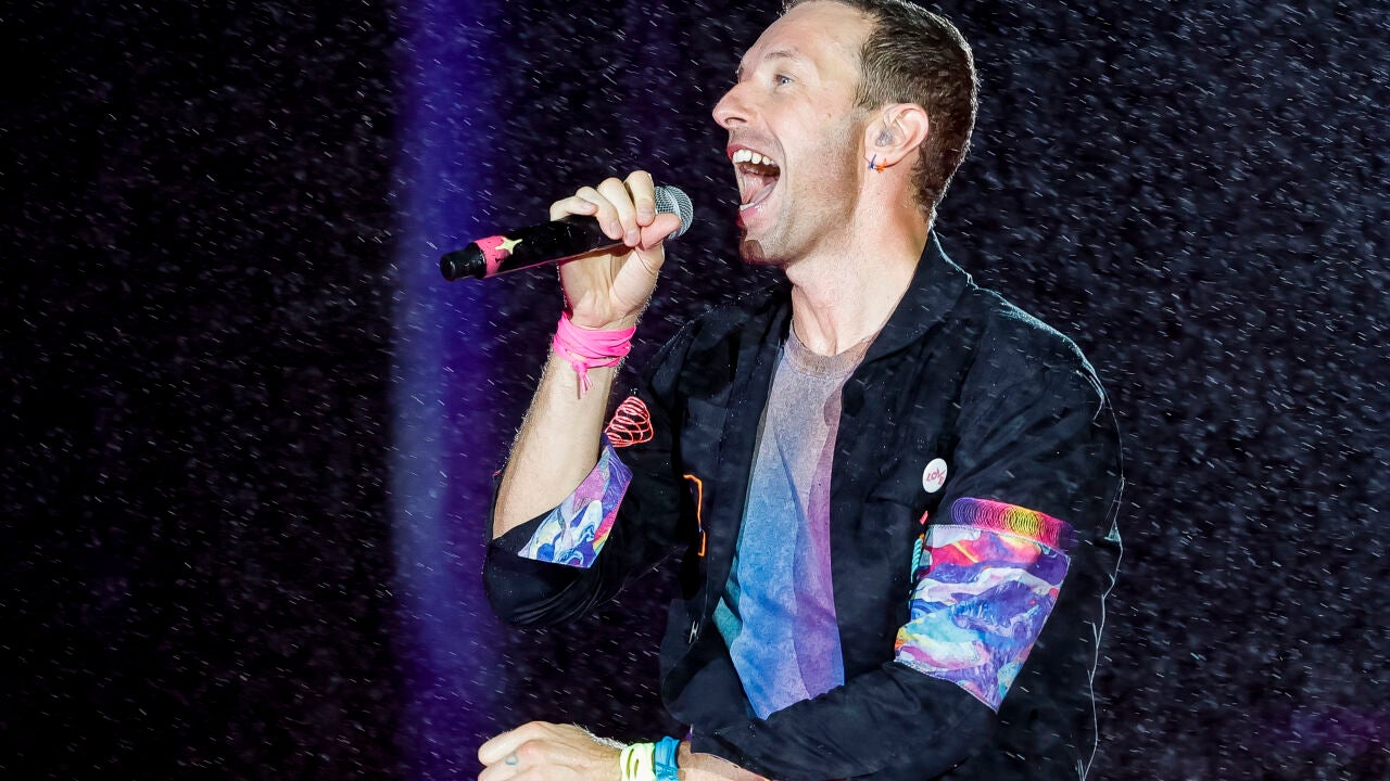Suspendida la pena de prisión para el 'hacker' que robó y vendió música inédita de Coldplay o ...