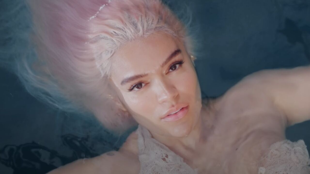 Karol G muestra su devoción por lo sagrado en 'S91', su nueva canción ...