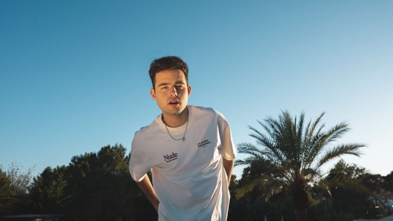 DePol canta una historia de amor universal en 'Te Confieso' | Europa FM