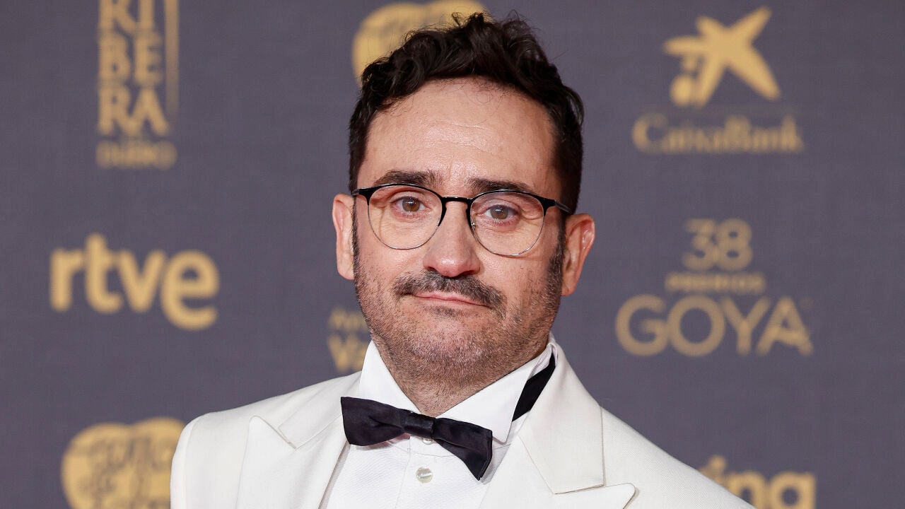 El beso de J.A. Bayona a su novio, el momento más viral de los Goya ...