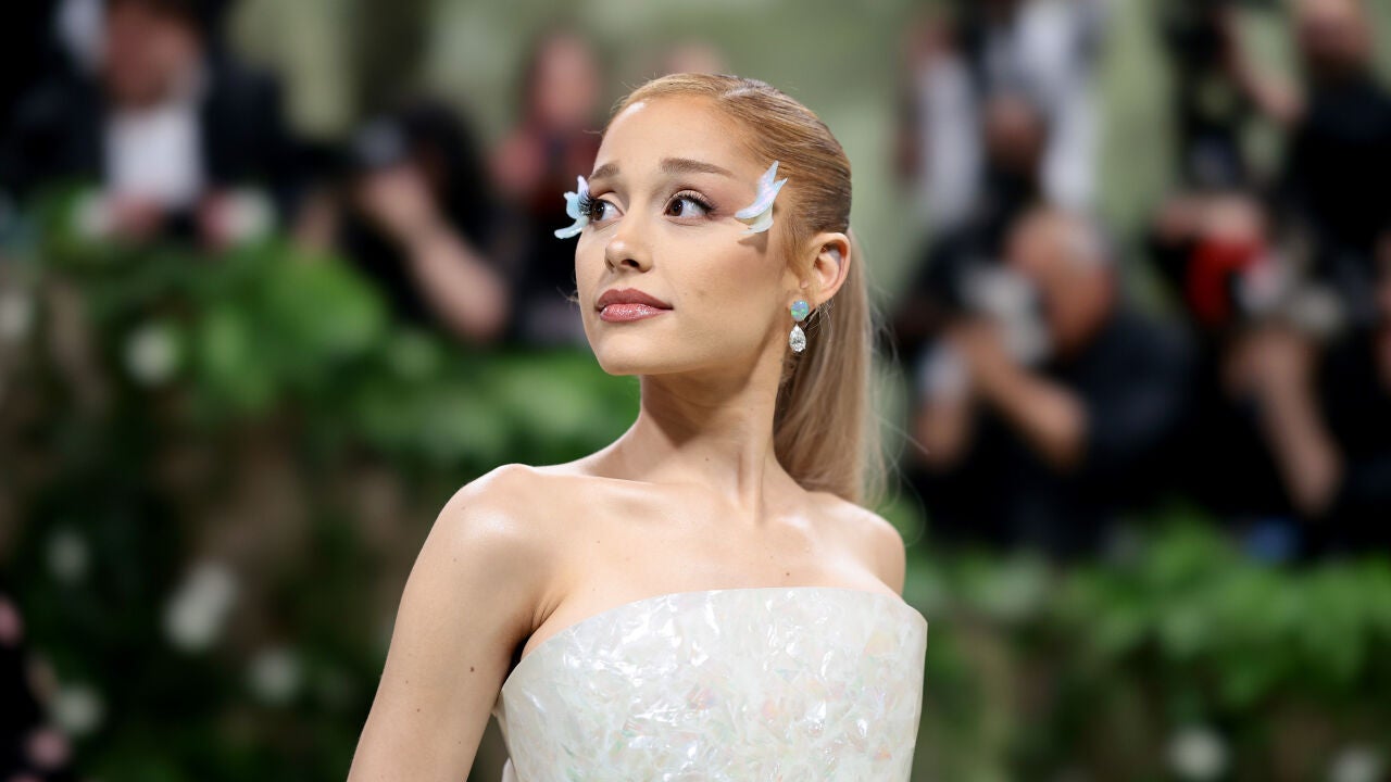 Ariana Grande, criticada por las víctimas de Jeffrey Dahmer al ...