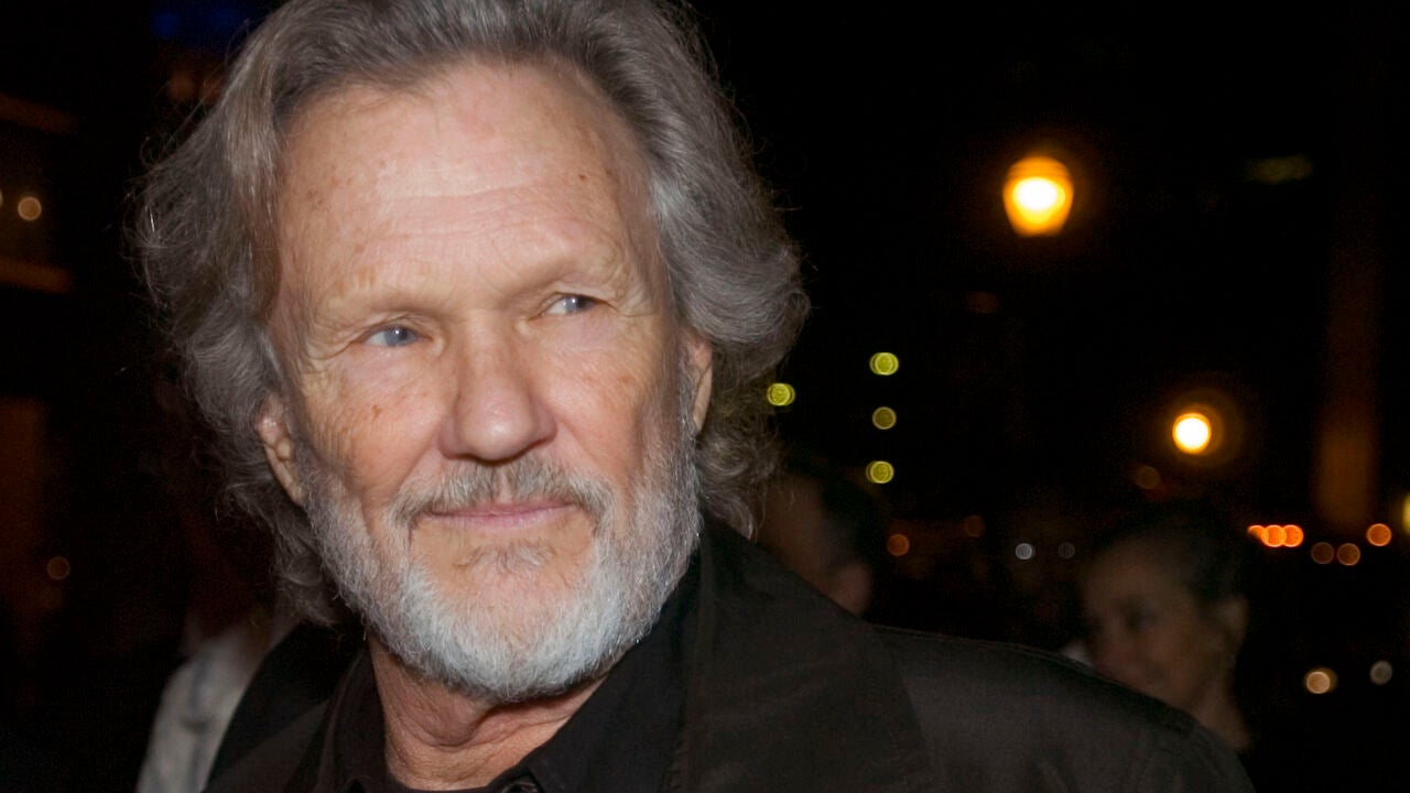 Kris Kristofferson, leyenda de la música country y actor de cine, muere ...