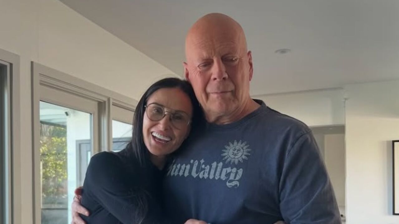 Bruce Willis reaparece bailando con Demi Moore para celebrar su 70 cumpleaños | Europa FM