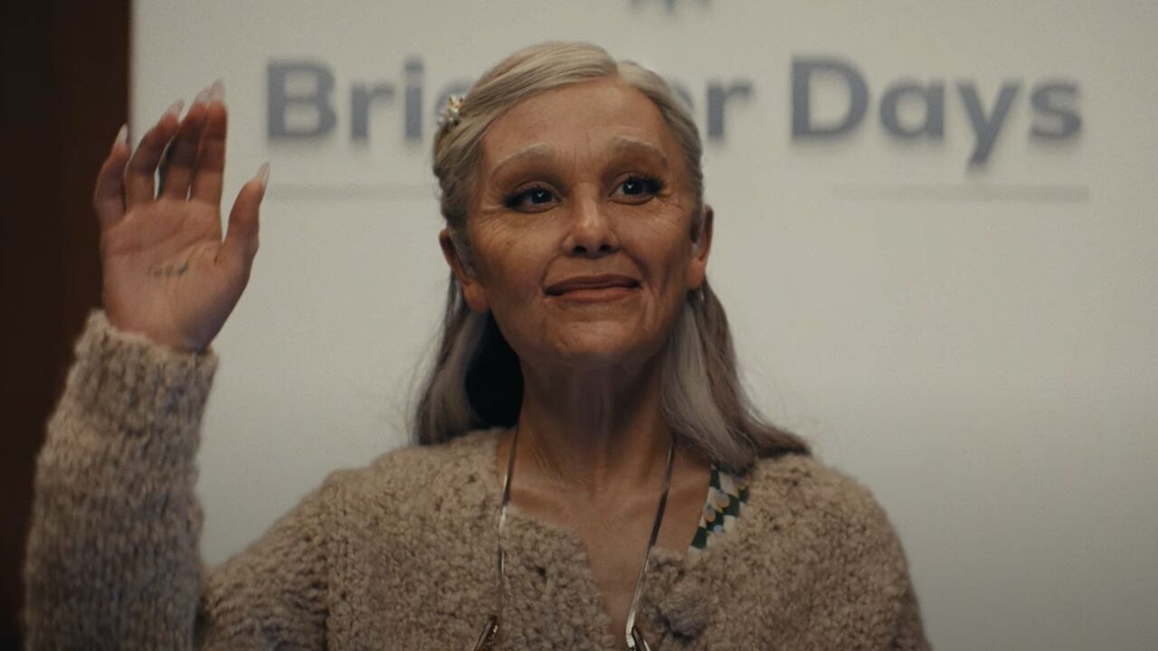 Ariana Grande lanza el cortometraje 'Brighter Days Ahead' junto a la edición deluxe de su álbum ...