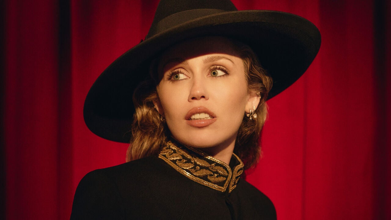 Miley Cyrus anuncia 'Something beautiful Deluxe', con dos nuevas ...