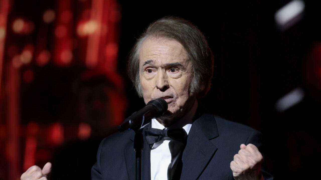 Raphael recibe un gran homenaje como Persona del Año en los Latin ...