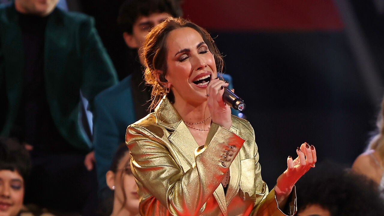La desgarradora actuación de Malú con los talents al cantar 'Sueños de ...